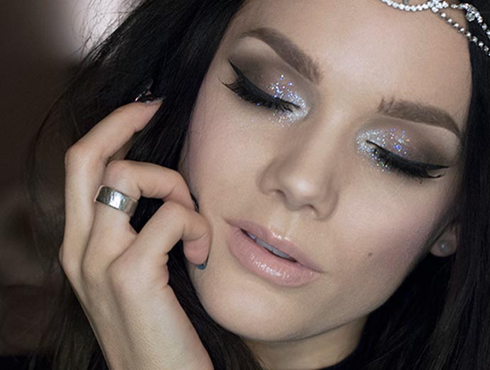 ALINA MORAES: Make com glitter